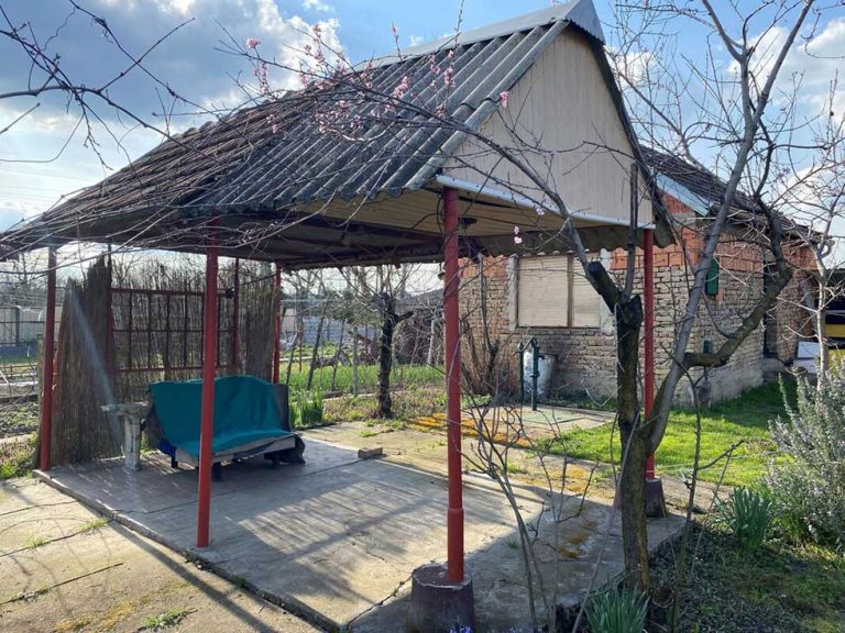 Vikendica na putu Zrenjanin - Klek, sa izlazom na Begej, ponuđena na ...